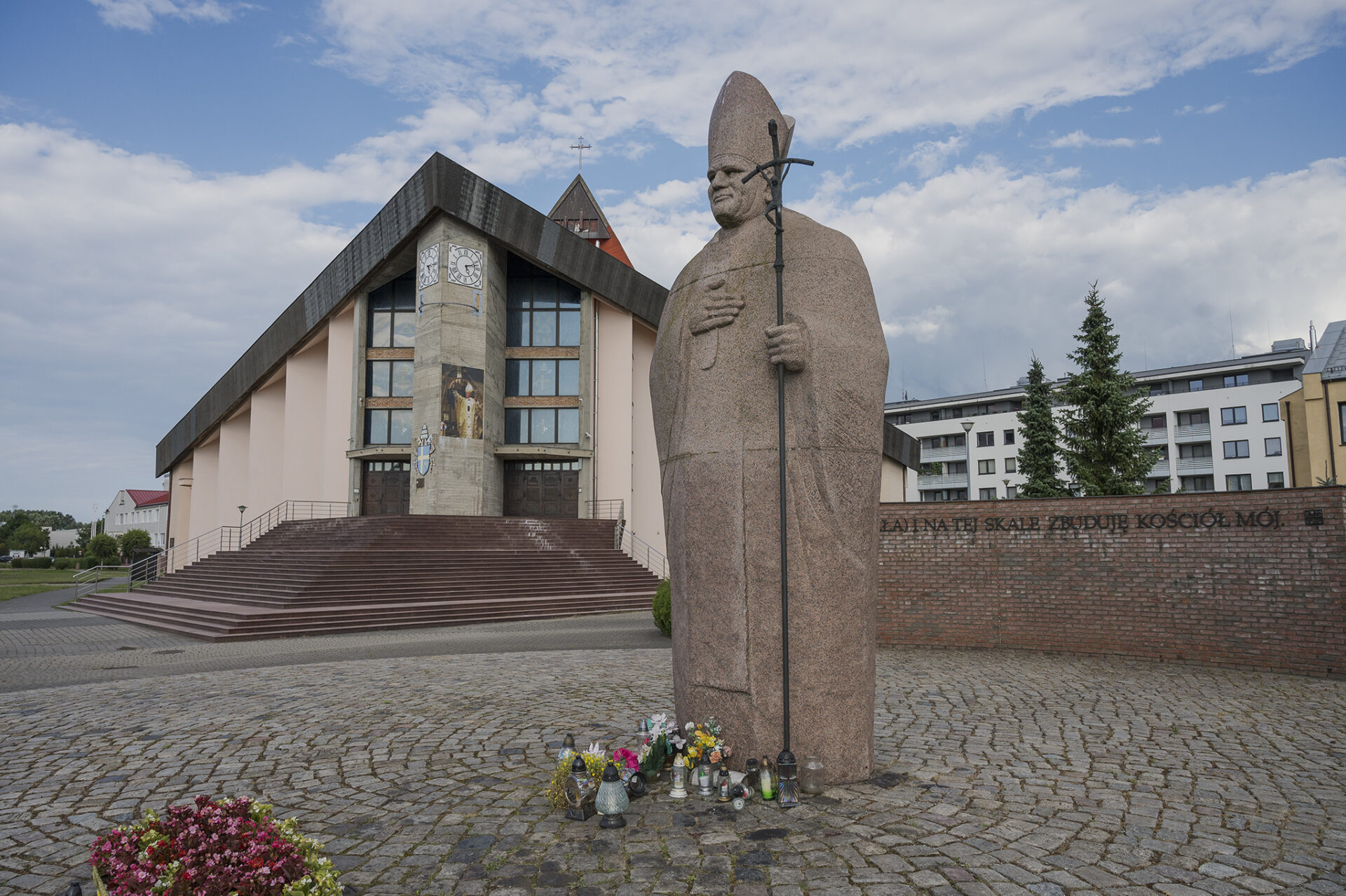 Pomnik Jana Pawła II Gdańsk Zaspa - GAPS Gdańsk